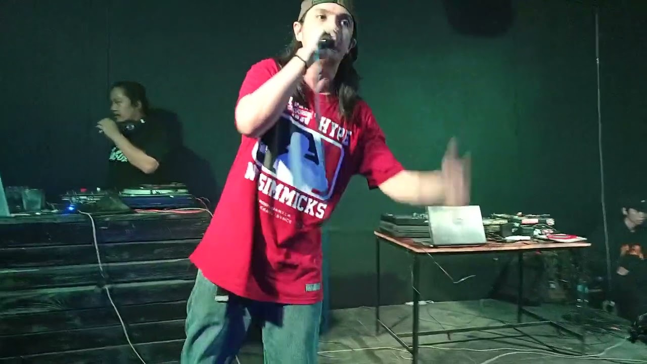 Bumalik na Ang bulong-Sayadd Live performance #fliptop #uprising - YouTube