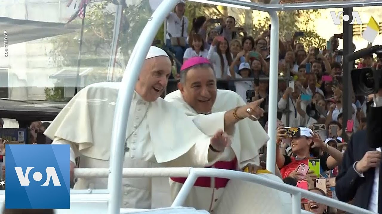 Thousands Greet Pope Francis Upon His Arrival in Panama - YouTube