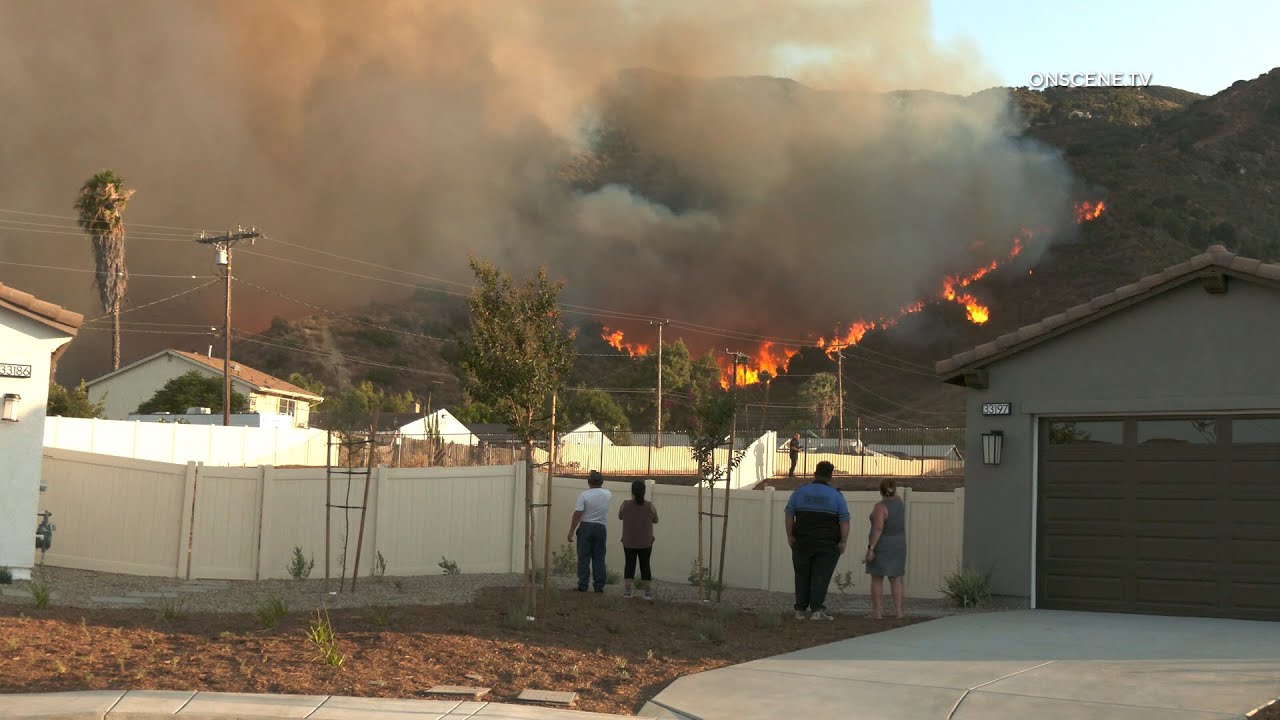 Macy Fire Burns Near Homes in Lake Elsinore - YouTube