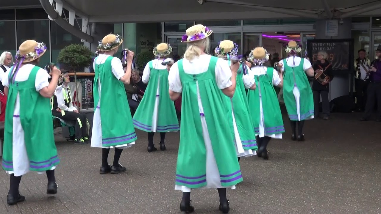 Buttercross Belles at the Hull Folk and Maritime Festival 2019 - YouTube