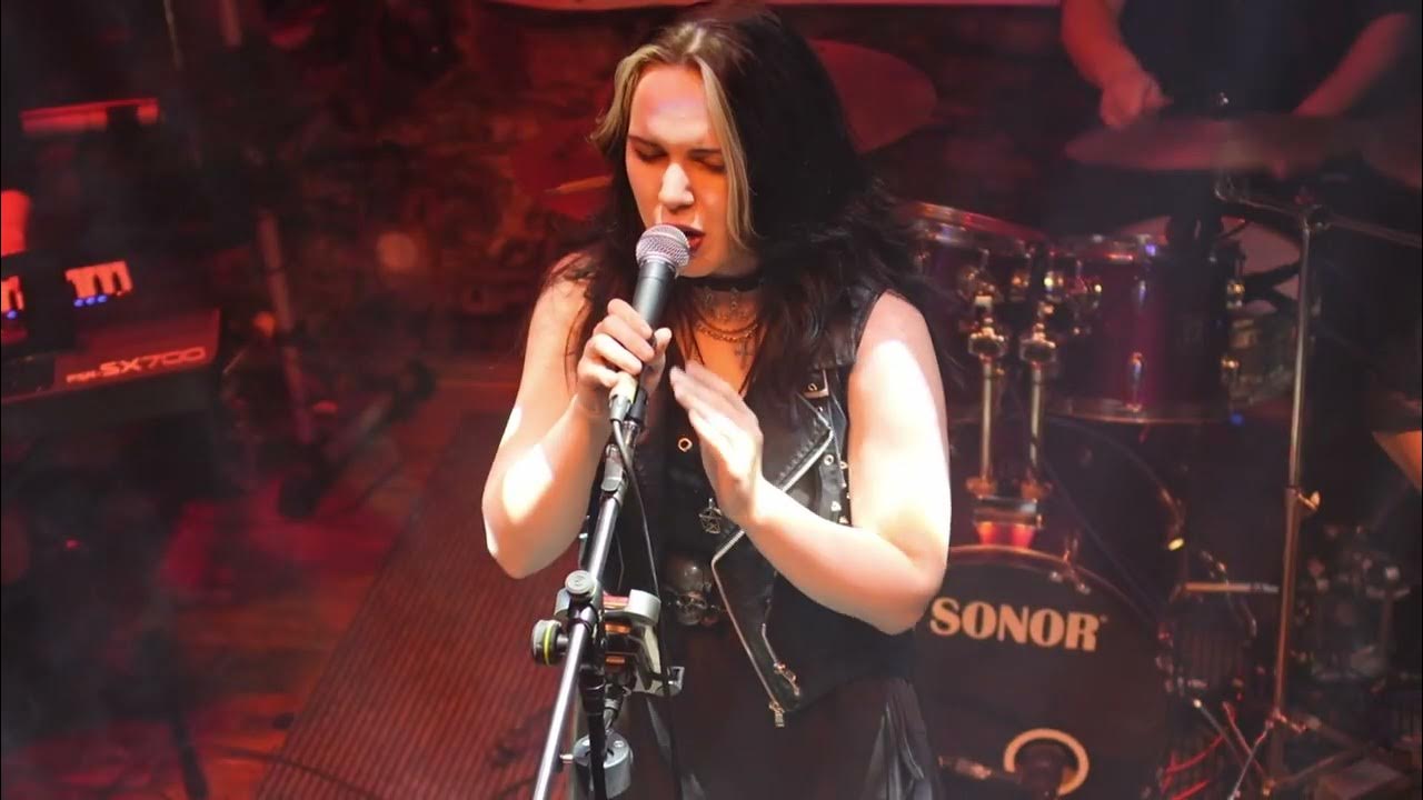 Daniela Ulrichová a kapela Memoryx - YouTube