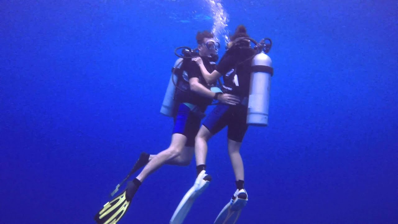 Underwater Narcosis Dance - YouTube