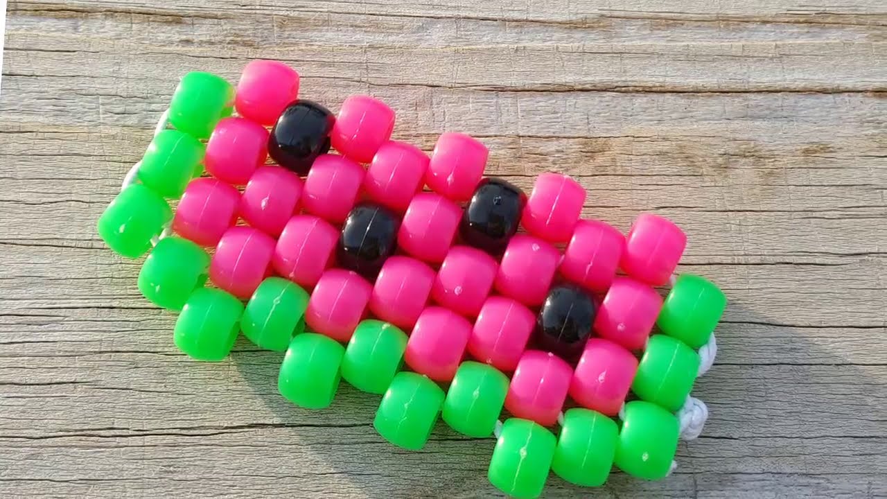 Watermelon slice kandi tutorial - YouTube