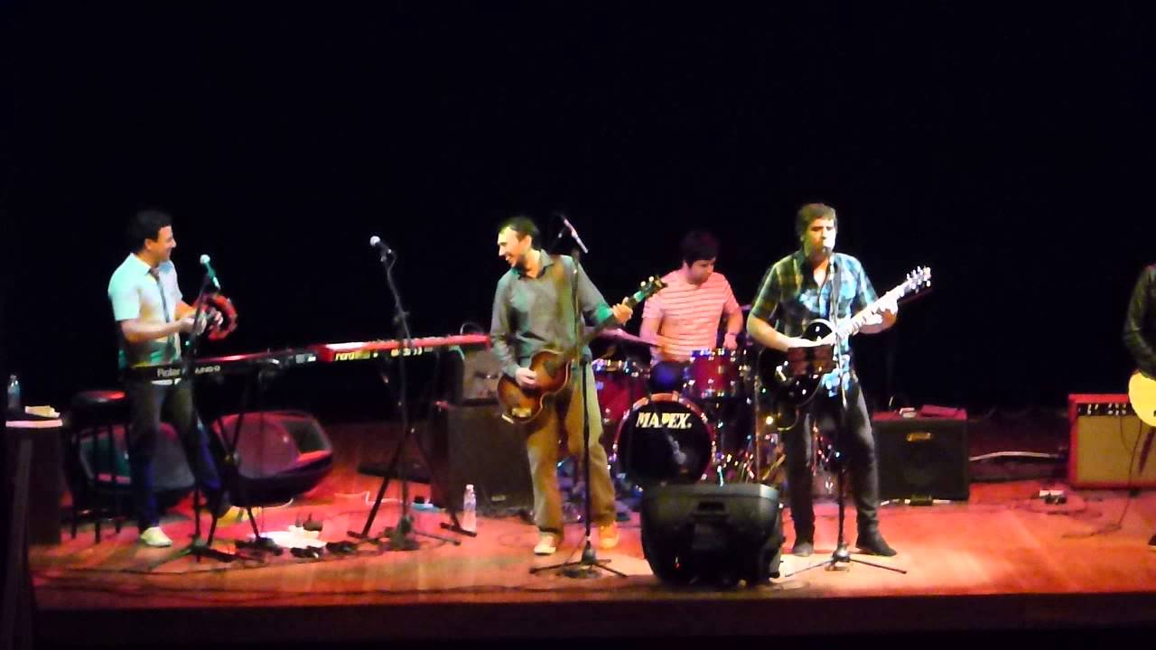 Nube 9 en vivo - Tributo a The Beatles - Help - YouTube