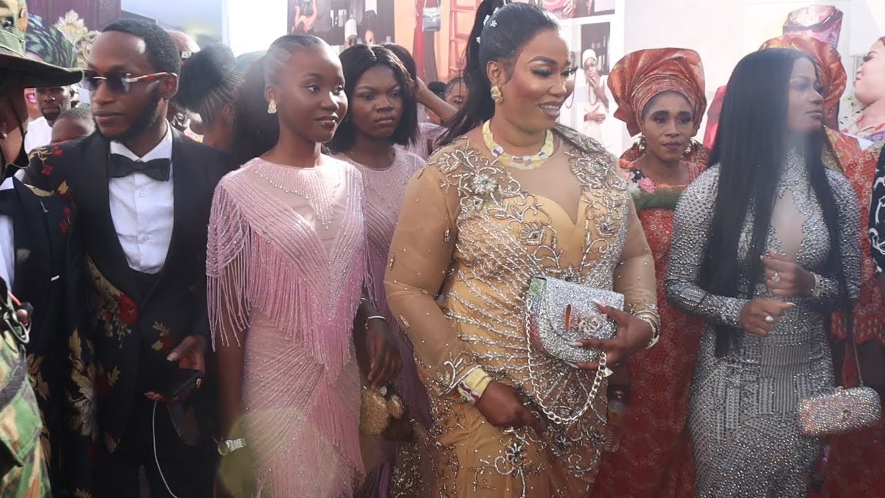 WATCH THE ARRIVAL OF ALHAJA BALIKIS ADUNNI OYINLOMO ON HER 50TH ...