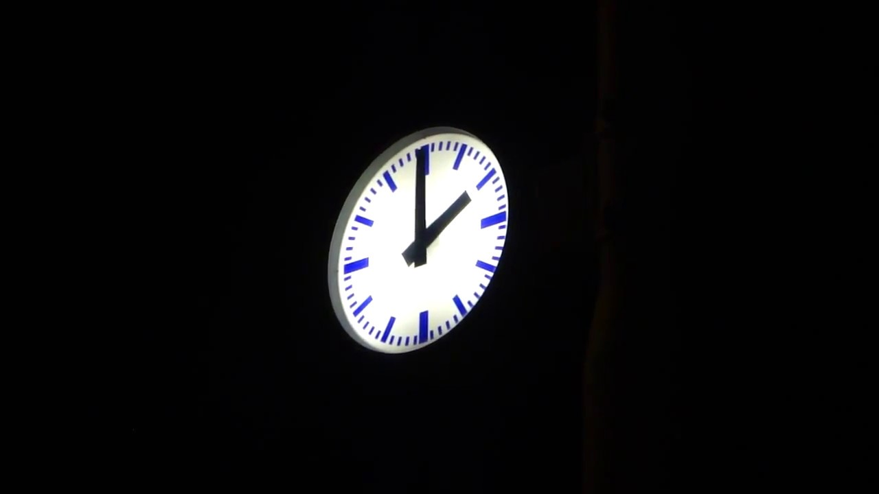 Clock advanced by one hour - Daylight saving start - YouTube