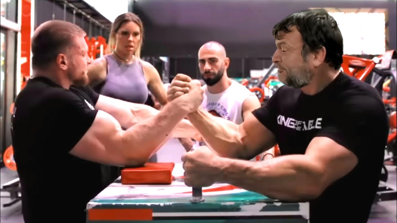 ARTYOM MOROZOV VS DEVON LARRATT - YouTube