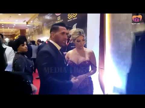 سقوط الفستان من المطربة التونسية مريم الدباغ يعرضها لموقف محرج امام الكامرات