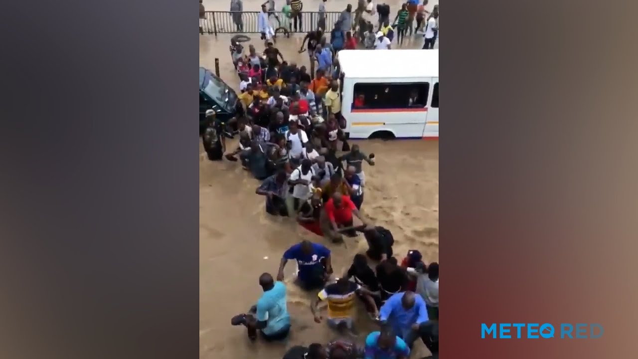 Dramatic flooding in Accra, Ghana - YouTube