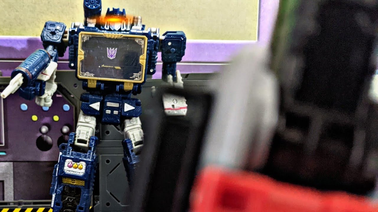Blaster VS Soundwave G1 Recreation (200 Subscriber Special [Stop Motion ...