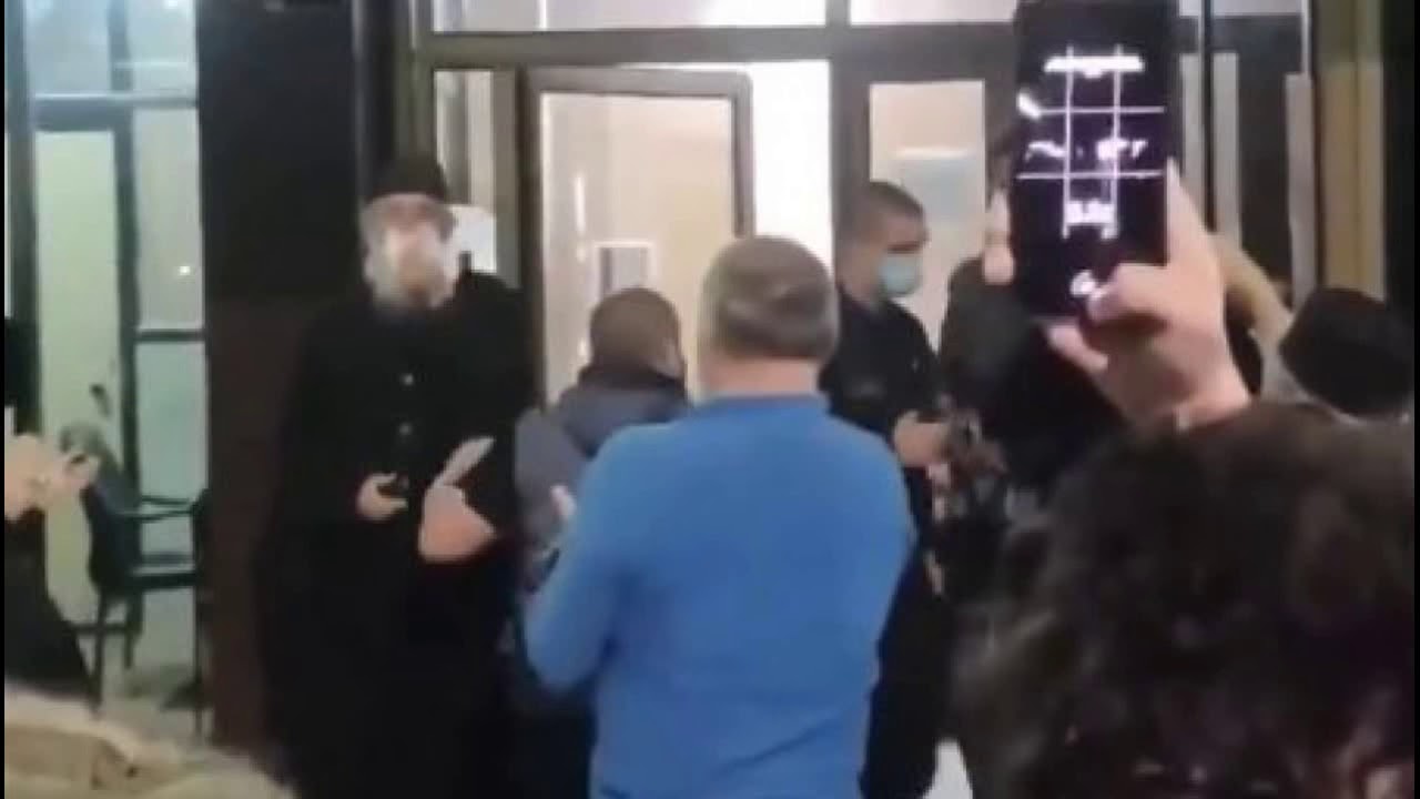 SVEŠTENIK JOVAN PLAMENAC I NJEGOV SIN KRSTO PUŠTENI NA SLOBODU! - YouTube