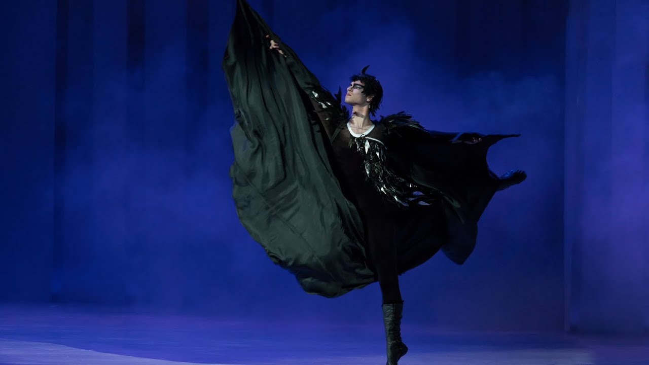 Rothbart's entrance / Swan lake - YouTube