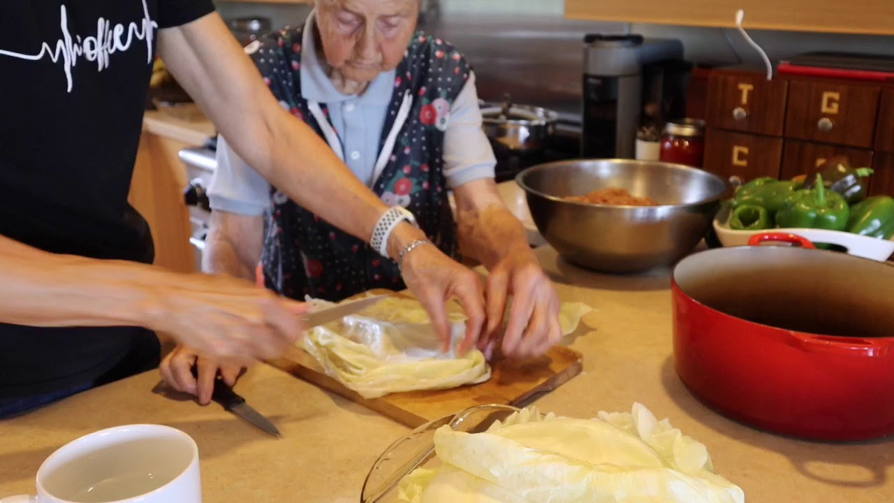 Cooking with Oma - Cabbage Rolls - YouTube