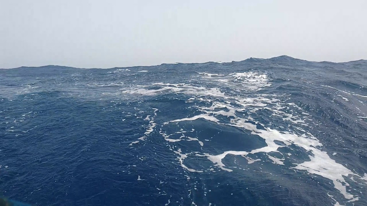 High waves while sailing to Cabo Verde - atlantic ocean - YouTube