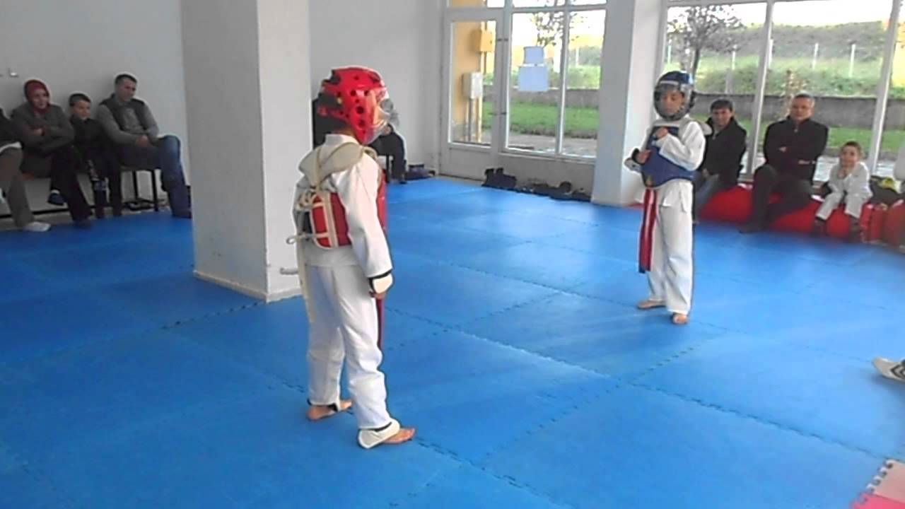 EREN TUNÇ-UTKU TUNÇ TAEKWONDO MÜSABAKASI ANTRENÖR SEFER GÜNEŞ - YouTube