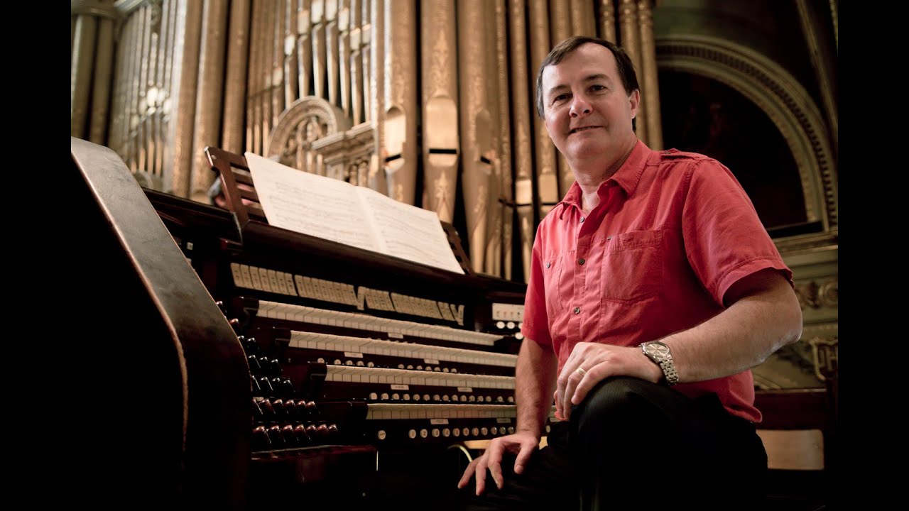 Raymond Perrin sur l'orgue de l'Église du Très-Saint-Nom-de-Jésus - YouTube