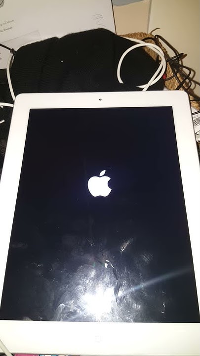 iPad 2 stuck in bootloop HELP! - YouTube
