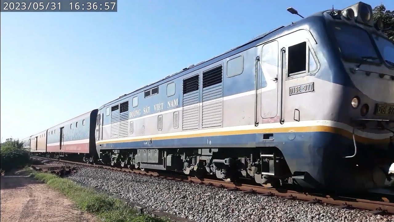 [75] D19E-977 (SE7) 16h37p 31/5/2023 - YouTube