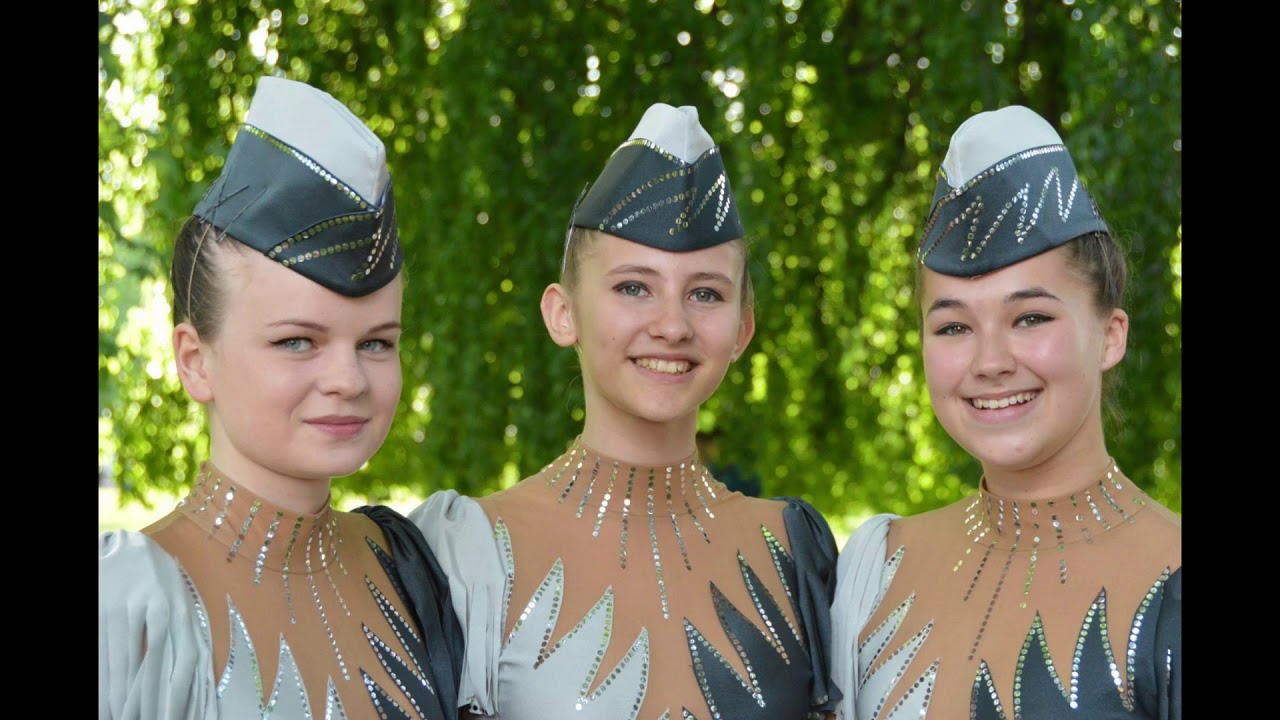 Žilinské mažoretky Diana - YouTube