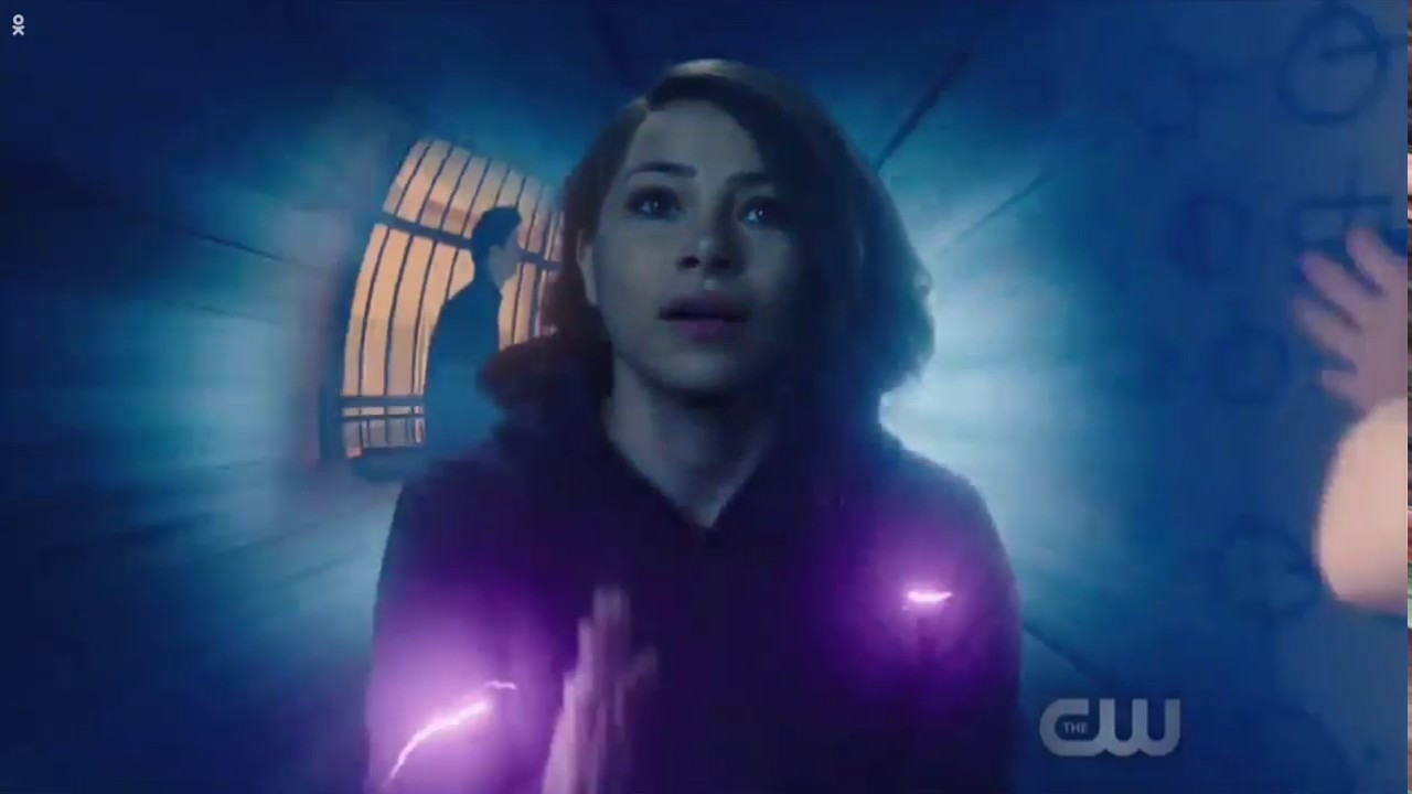 Flash 5x8 Barry and Nora travel to the past and meet Savitar and Time ...
