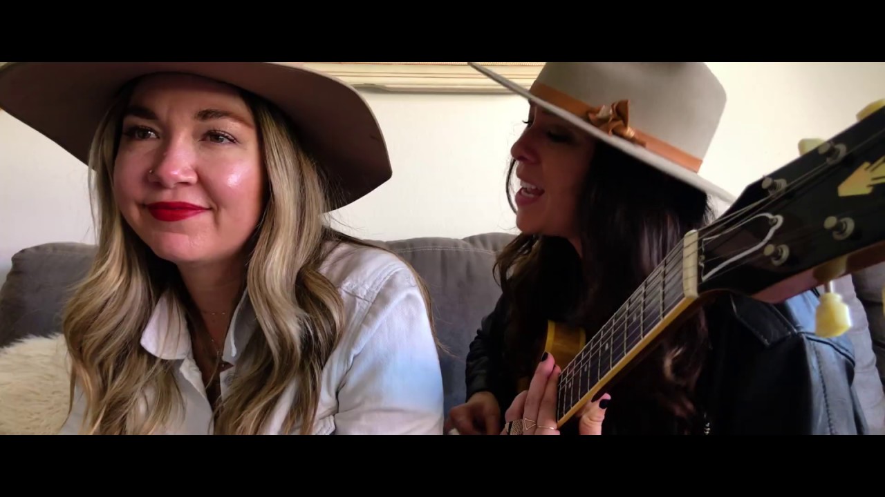 V TORRES "GOLDEN HOUR" [Official Music Video] - YouTube