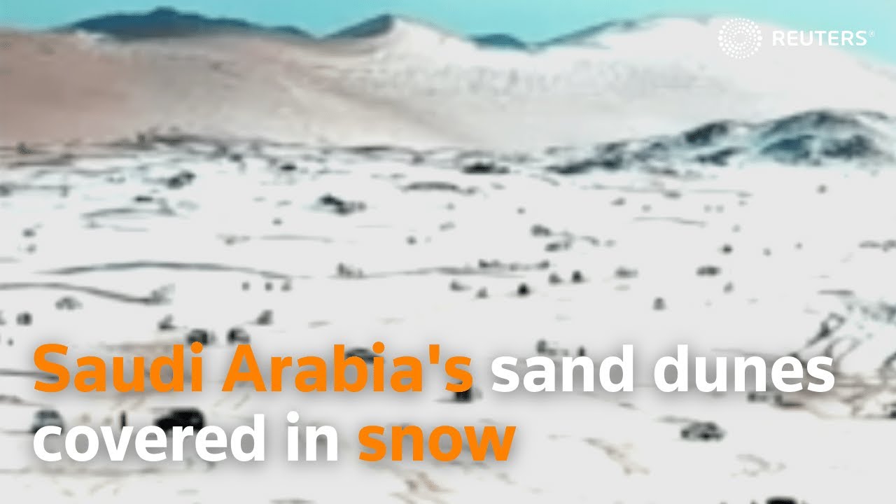 Saudi Arabia's sand dunes covered in snow - YouTube
