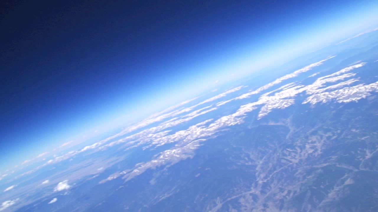 Is Earth Flat? High Altitude Looking for Curvature - YouTube