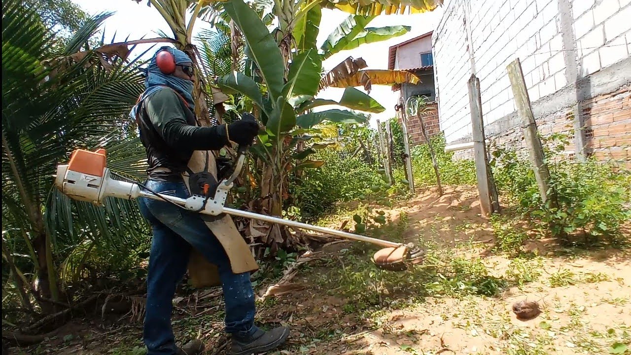 Roçando mato com a roçadeira stihl #shorts - YouTube