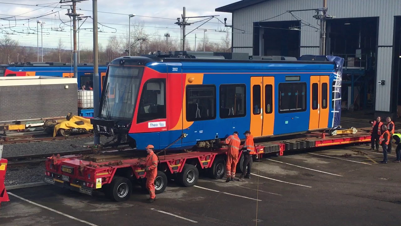 Allelys Truck With Citylink Stagecoach Sheffield Tram-Train 399202 ...