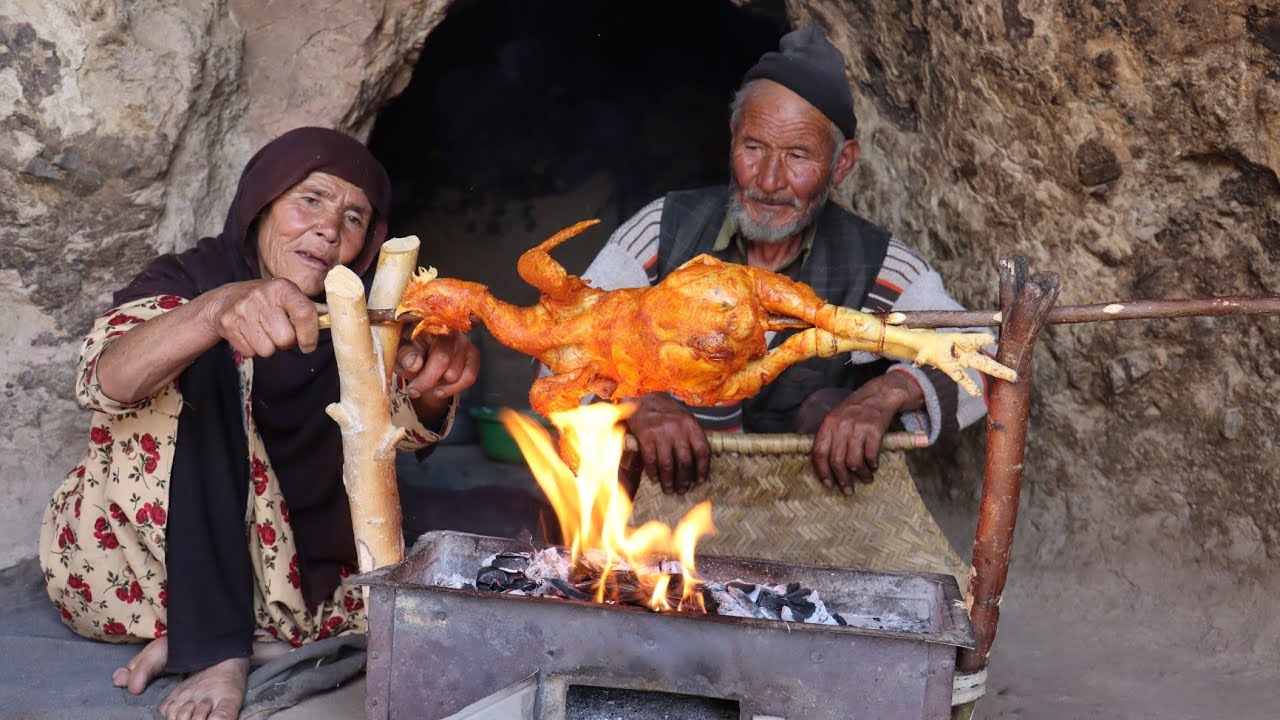 Love Story in a Cave | Old Lovers Living in a Cave Like 2000 Years Ago ...