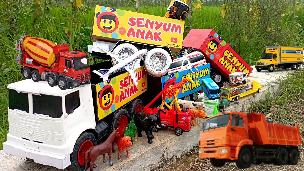 Wadidaw !! truck gandeng angkut mainan mobil mobilan,bego,truck tangki ...