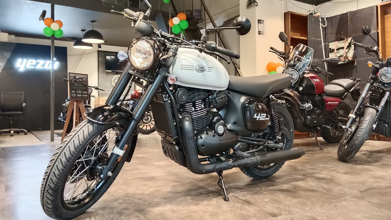 New 2024 Updated Jawa 42 Base Model Detailed Review 🥳 | New Changes ...