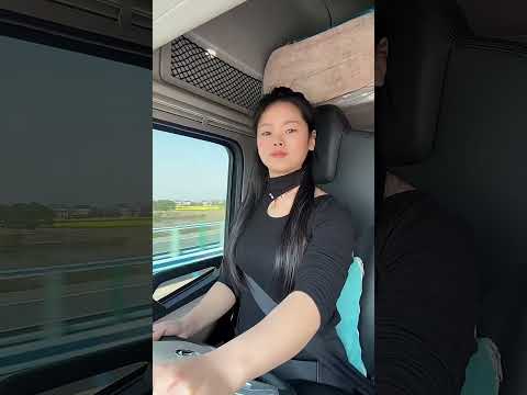 Car#drawing, grils#given 300,000 yuan, would you choose BMW 325#vlog ...