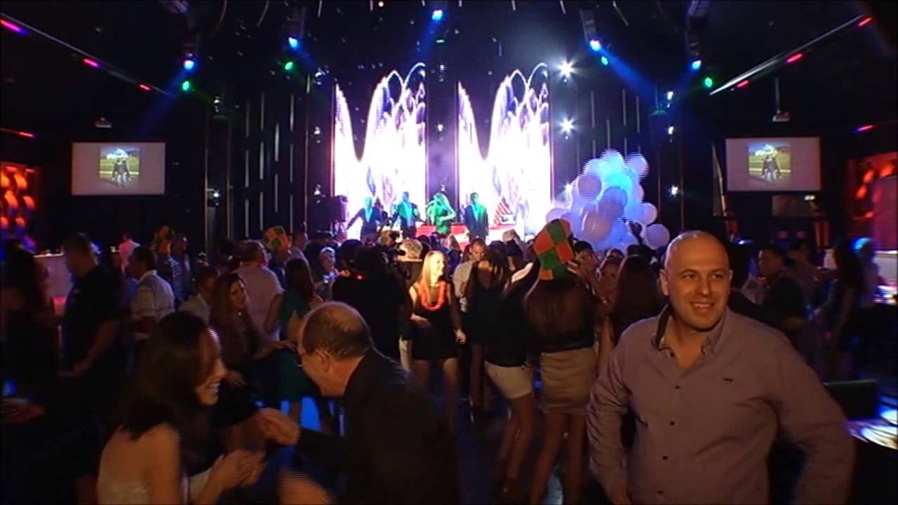 יורה ופולינה חתונה באולמי הנסיכה dj phil lerner ולהקת Black & White ...