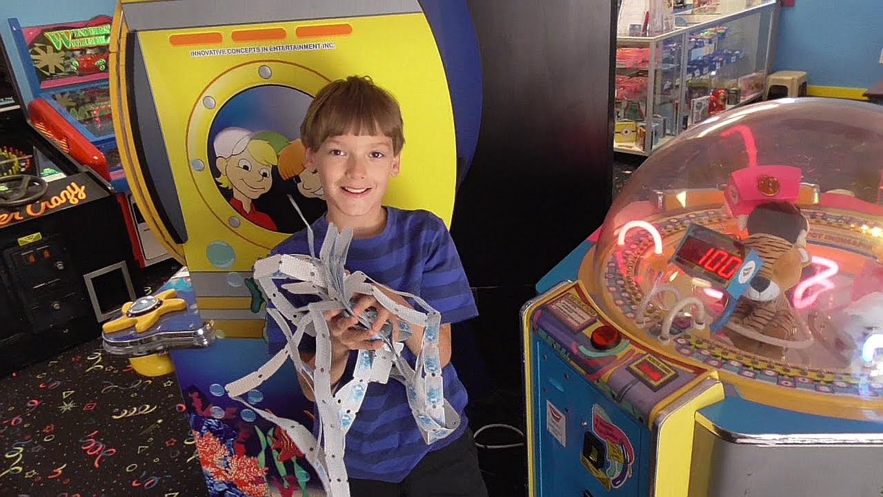 Cyclone First Try Jackpot and More Arcade Games - YouTube