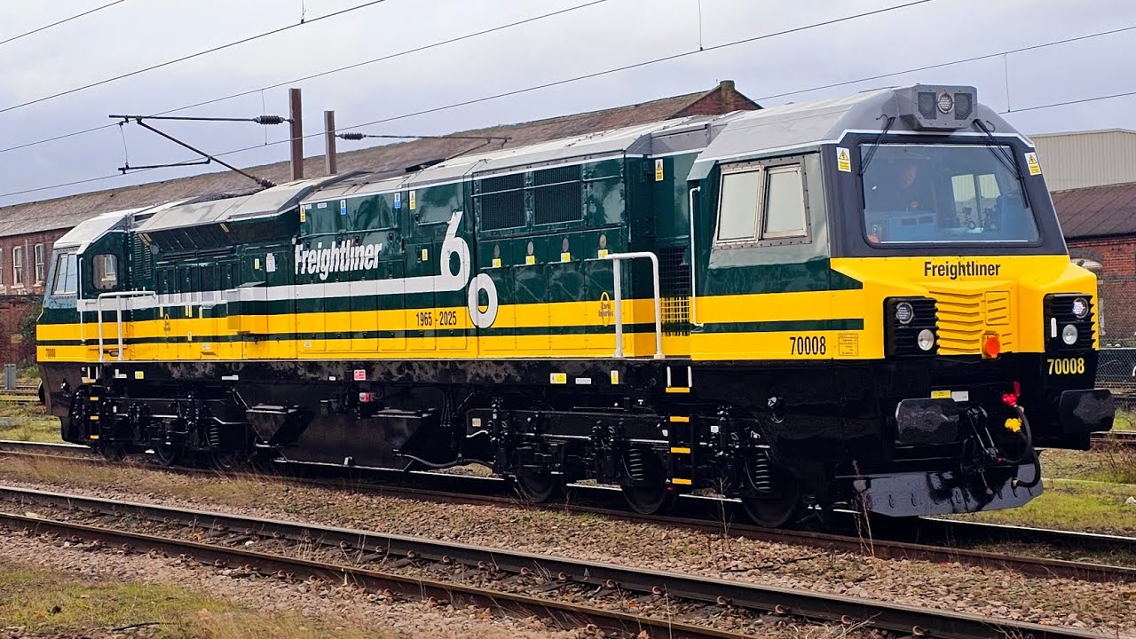 New Freightliner Livery 70008 At Doncaster From Loughborough Brush To ...