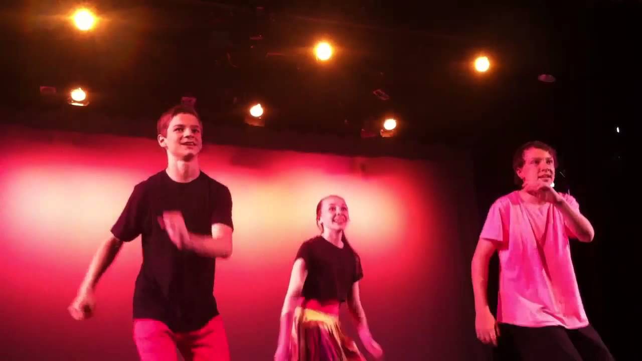 Dancing gig - YouTube