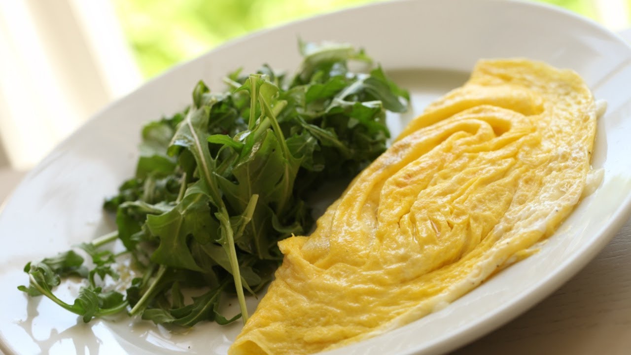 Beth's Perfect Omelette (Real-Time Recipe!) | ENTERTAINING WITH BETH ...