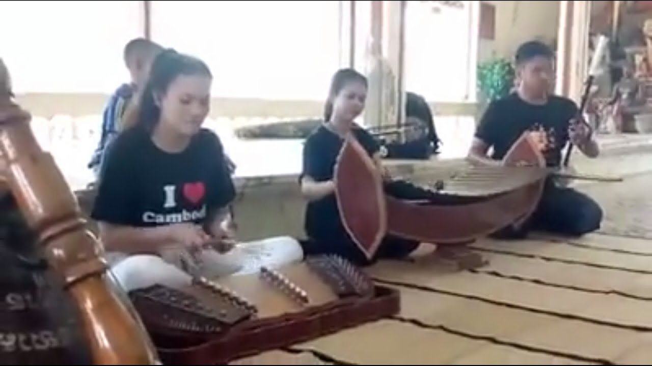 Musical instruments of Cambodia - asia - Siem Reap - Mohory - Watbor ...