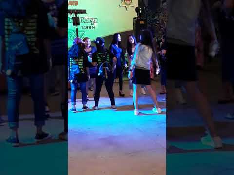 Sayang 2...biduan 2 artis lokal dari jawa tengah