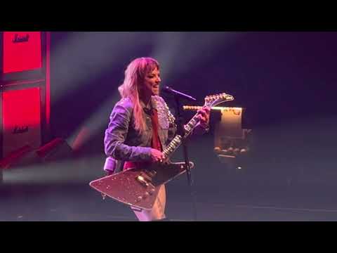 🎸Halestorm Rocks Ozzy Osbourne Tribute with Epic “Perry Mason” Cover | Lzzy Hale Live