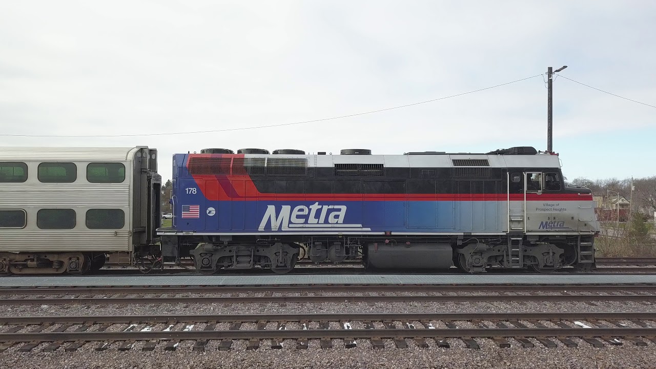 Metra 178 in Kenosha - YouTube