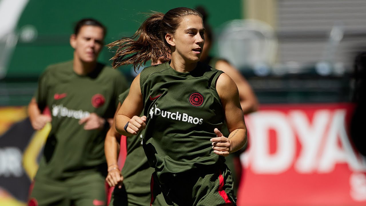 WICC Preview | Wilkinson, Coffey talk Chelsea in press conference - YouTube