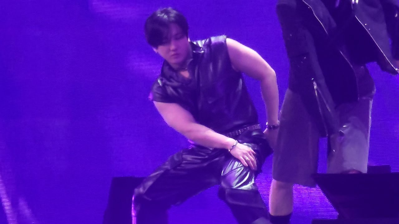 250215 STRAY KIDS ｜ Back Door + Chk Chk Boom ｜ CHANGBIN focus - YouTube