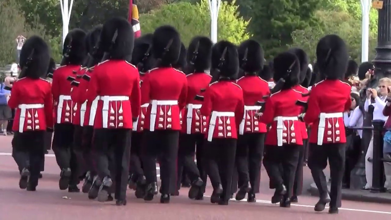 Inglaterra - Londres - Palácio de Buckingham - Troca da Guarda - YouTube