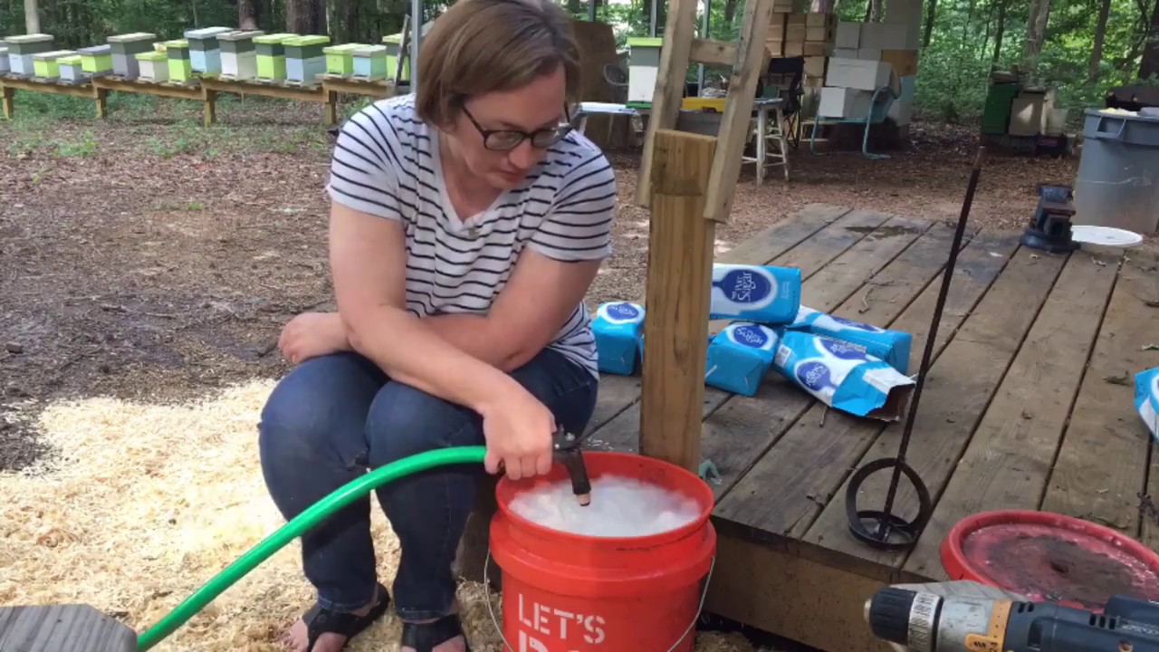 Mixing Sugar Syrup for Bees - YouTube