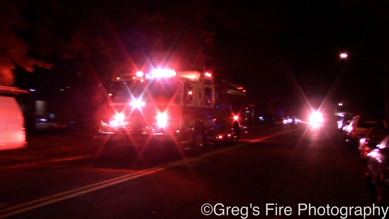 Fairfax County Engine 418 & Rescue Squad 401 Responding to Building ...