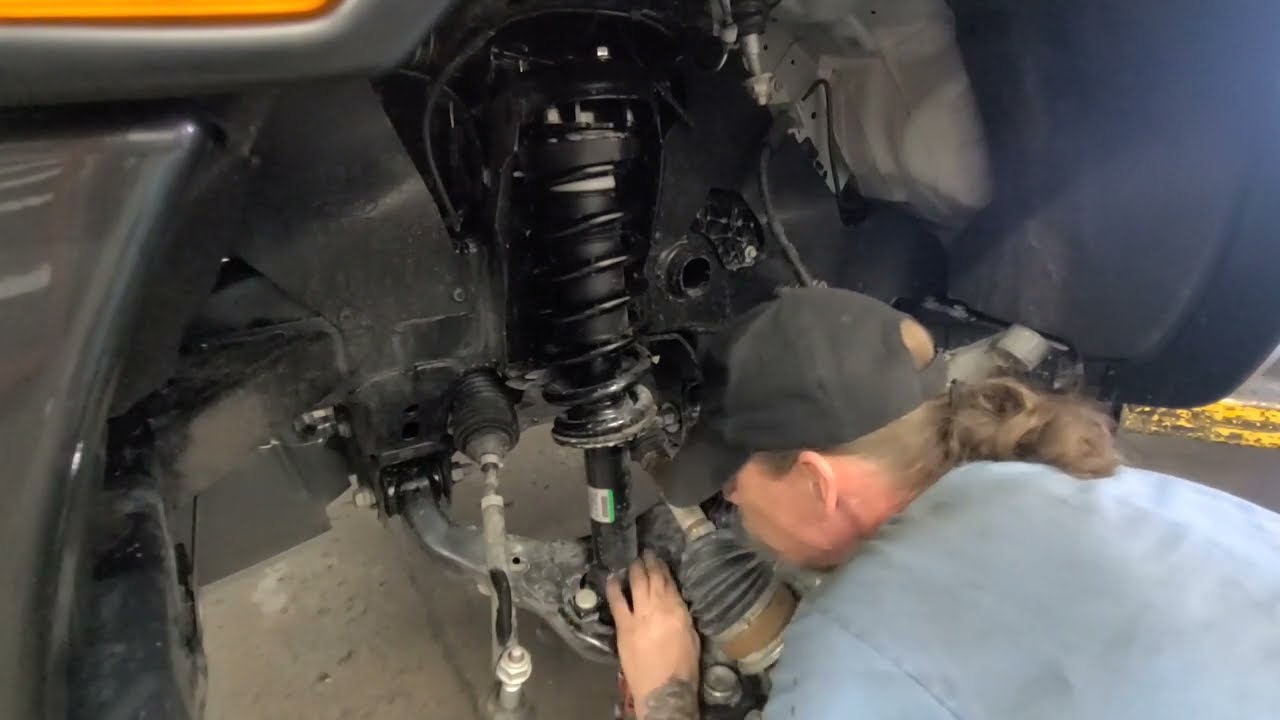 2022 Ford Ranger XLT - 2.5" Rough Country Front Leveling Lift (Install ...