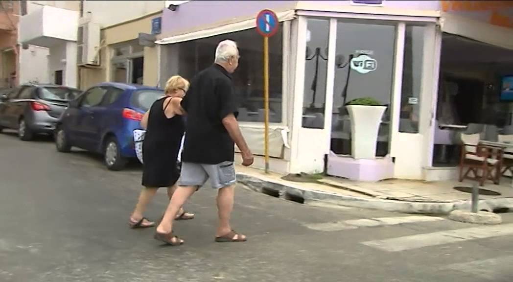 Η ΣΤΙΓΜΗ ΠΟΥ ΠΕΦΤΕΙ Ο ΚΕΡΑΥΝΟΣ ΣΤΑ ΧΑΝΙΑ - YouTube