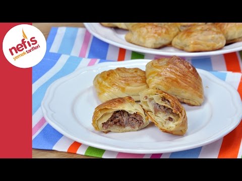 Samsa Böreği Tarifi - El Açması Kat Kat Kıymalı Börek Yapımı